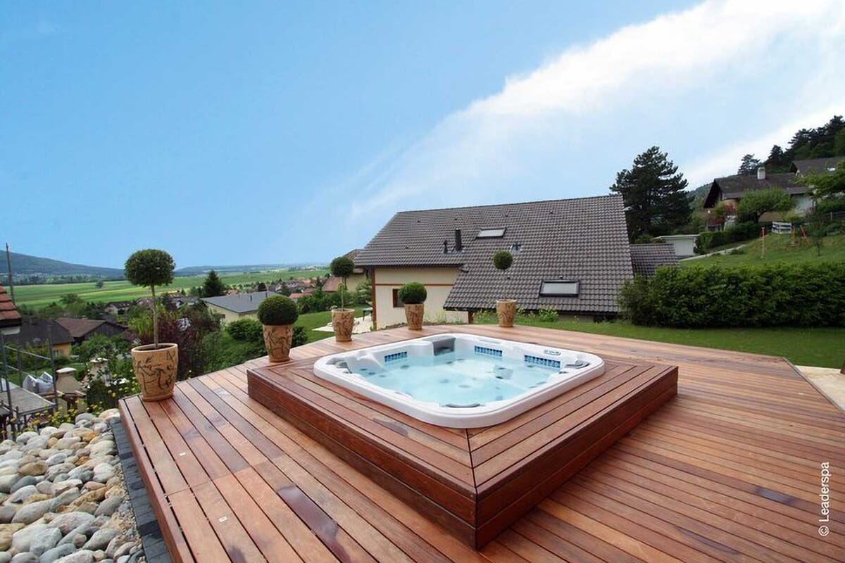 Triad™ 36″ | Dimension 1 Spas